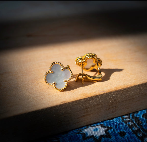 White Clovers – Li'l Tings